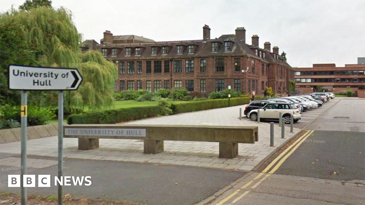 University of Hull to close its chemistry department - BBC News