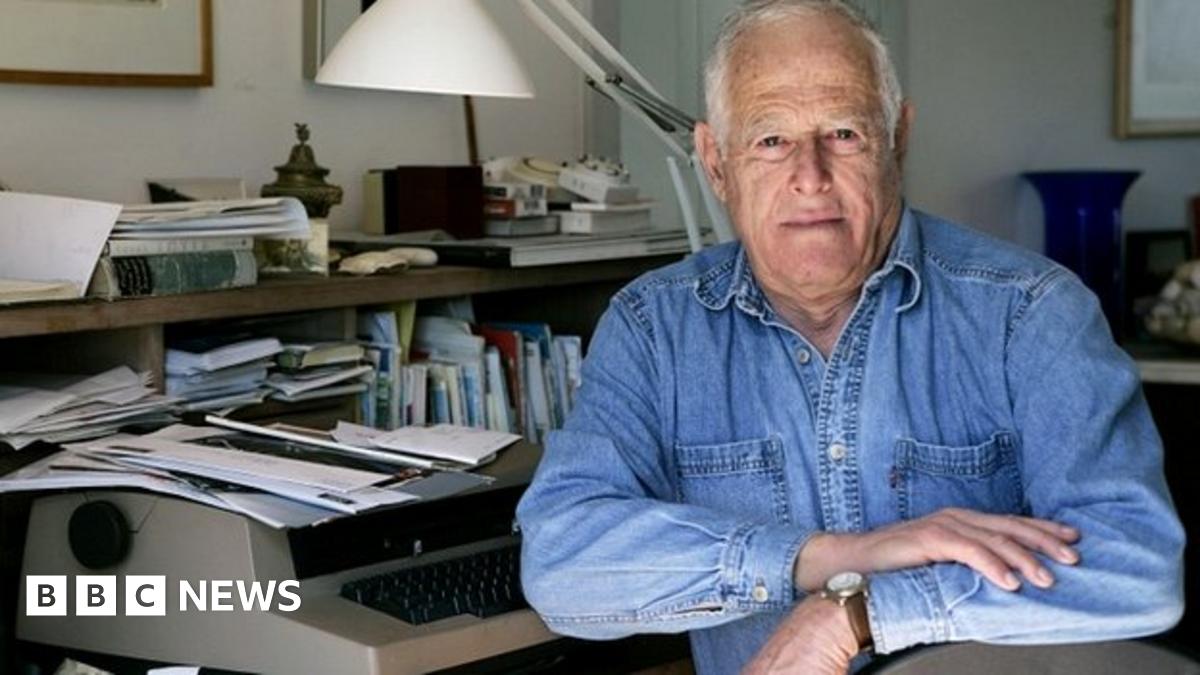 American novelist James Salter dies - BBC News