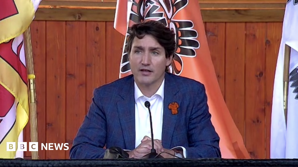 Trudeau visits First Nation to apologise after holiday snub - BBC News