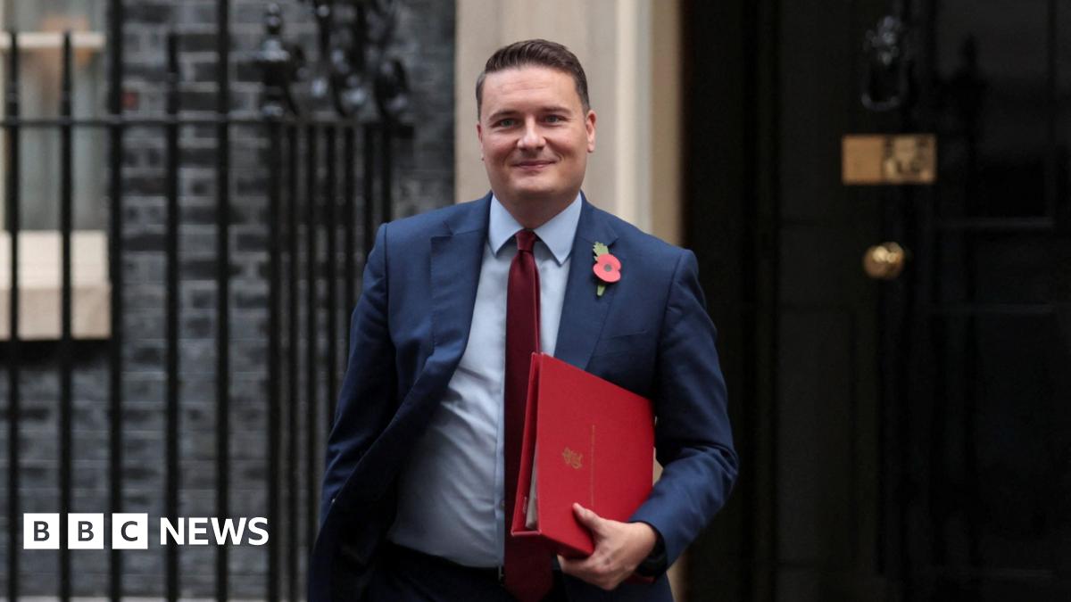 Streeting denies plotting against PM after leadership claims - BBC News