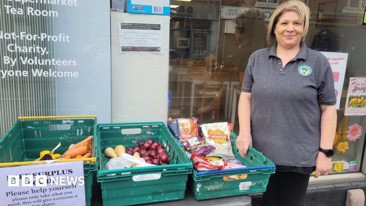 Biddulph cafe ordered to remove free food outside its door - BBC News