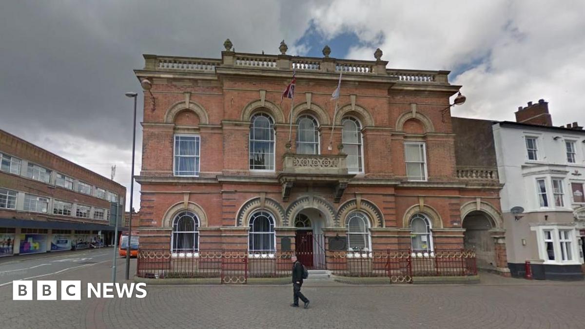 Erewash Borough Council proposes first tax freeze in years - BBC News