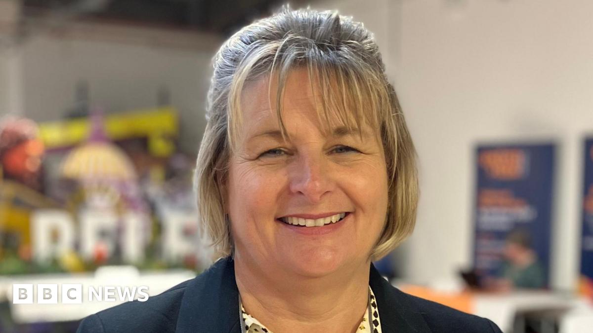 JobStart: Scheme aims to get over-50s back into work - BBC News