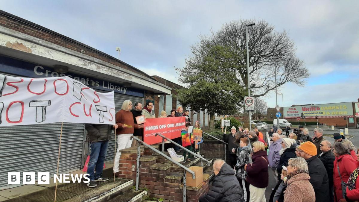 Cross Gates library campaigners protest against sale - BBC News