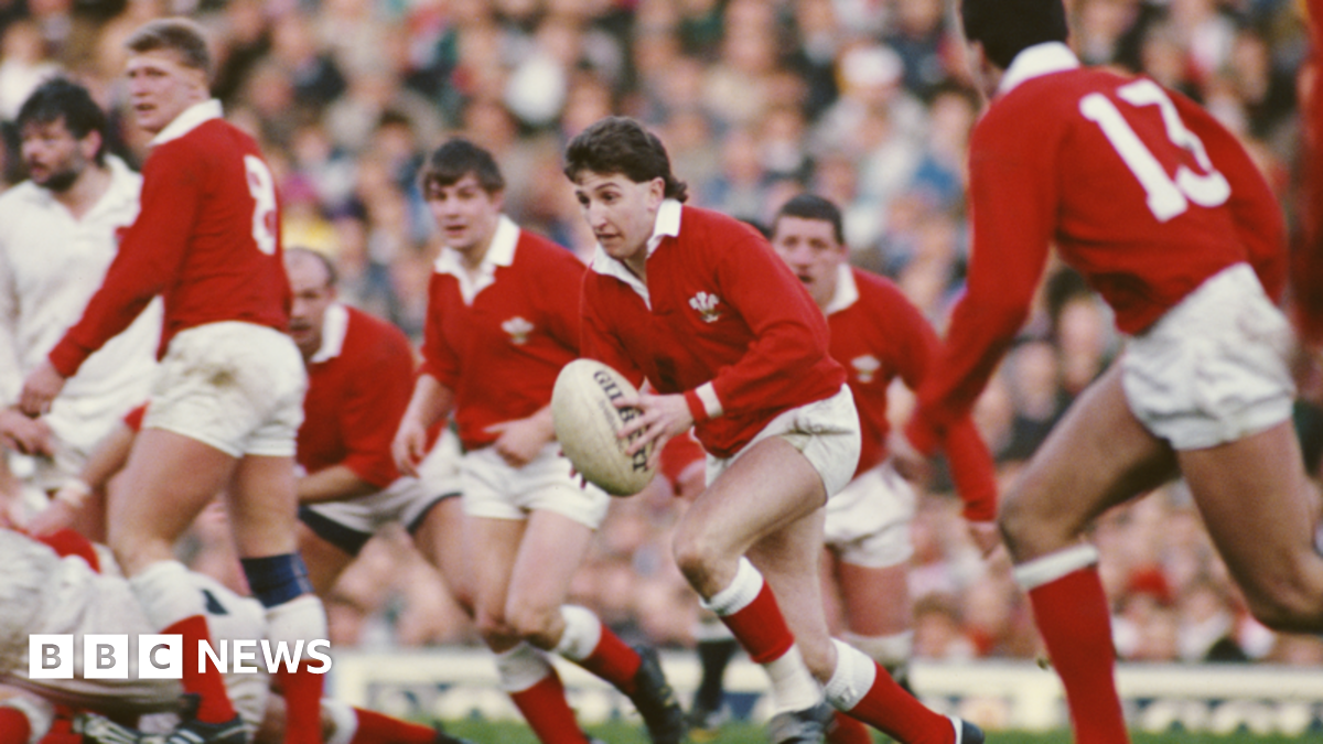 Wales New Year Honours: Rugby legend Jonathan Davies receives CBE - BBC ...