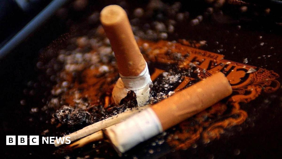 Plan to make Liverpool 'smoke-free' by 2030 approved - BBC News