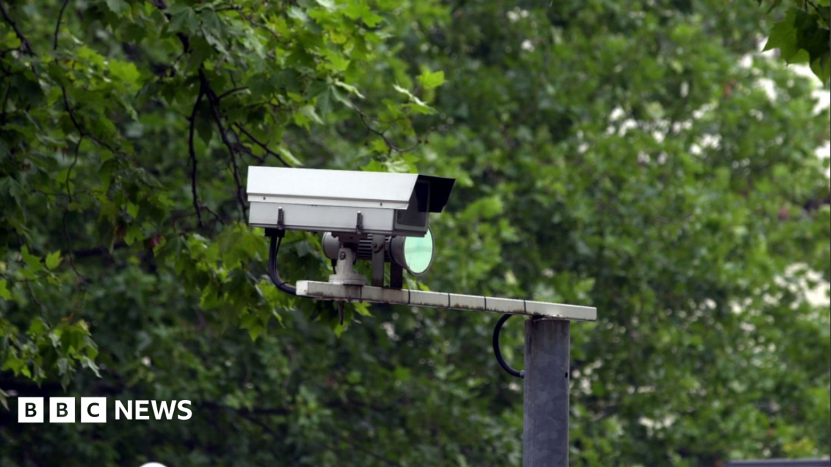 Blackpool to get more CCTV cameras after £2m upgrade - BBC News