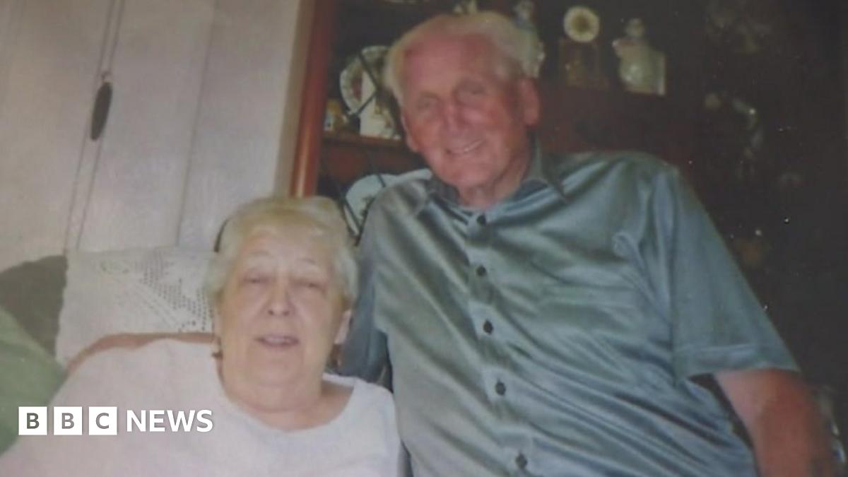 Alan Walker's death 'accidental' at Wrexham Maelor Hospital - BBC News