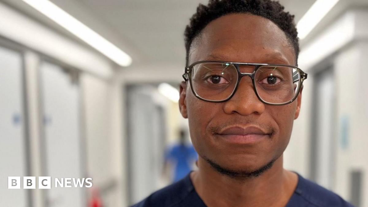 Basildon Hospital midwives star in TV documentary series - BBC News