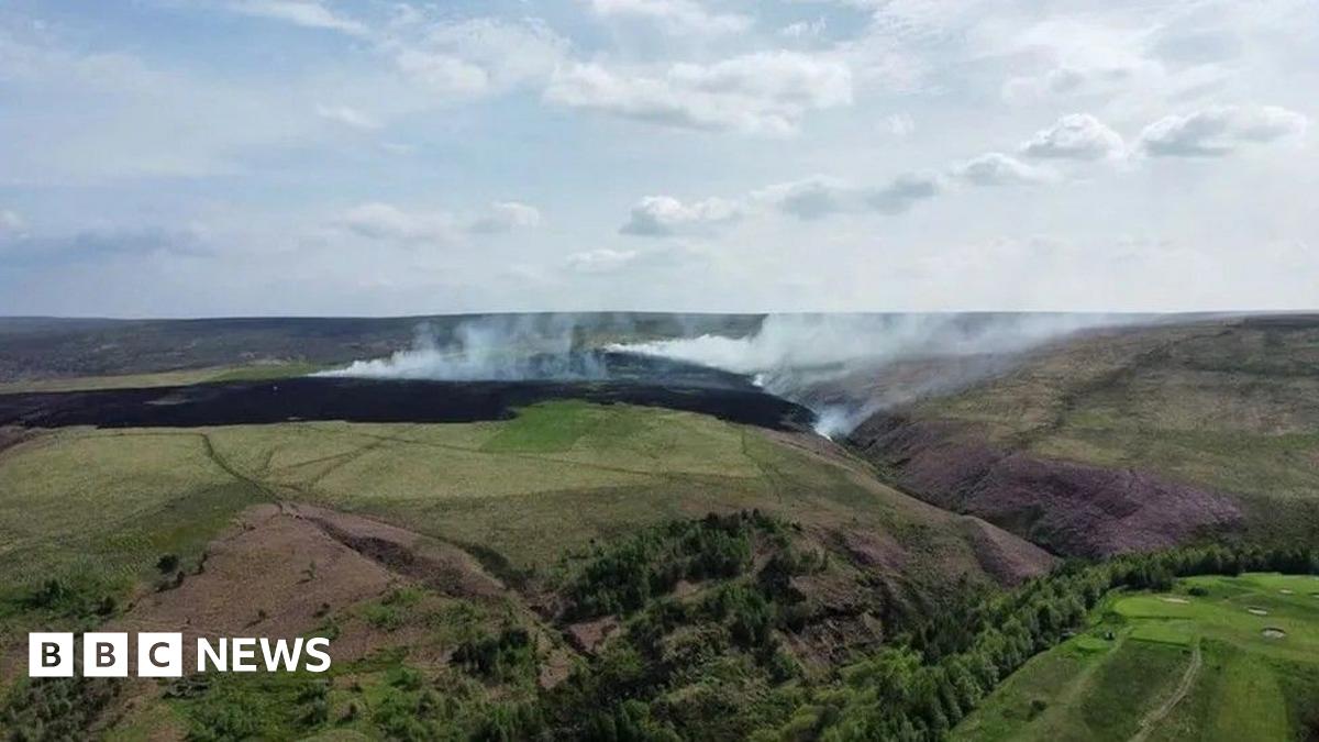 Marsden Moor fire cause 'still undetermined' WYFRS says - BBC News