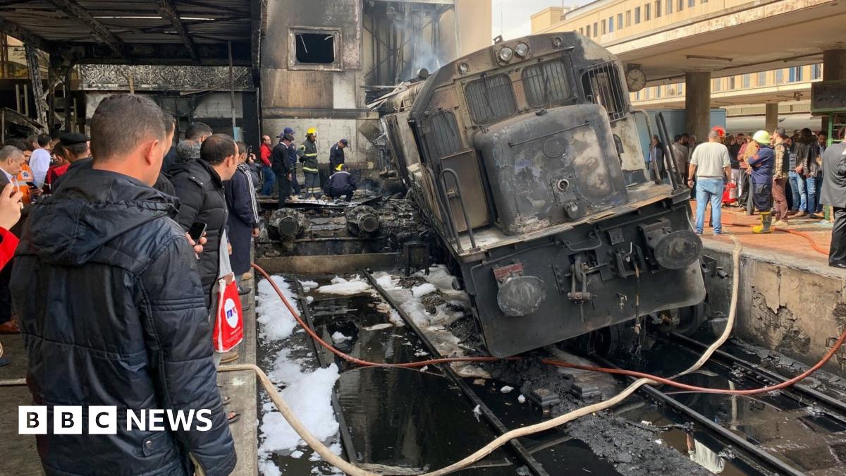 Cairo station fire: Train driver 'left brakes off' - BBC News