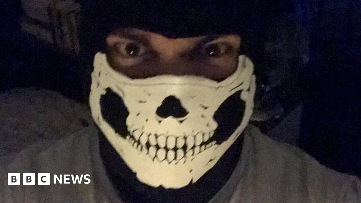 Andrew Dymock: 'Neo-nazi sent parents fascist leader video' - BBC News