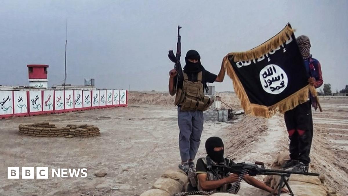 Islamic State militants offer recruits 'false dream' - BBC News