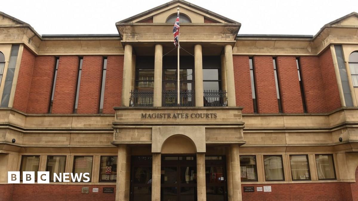 Woman's stalker jailed and banned from Leicestershire - BBC News