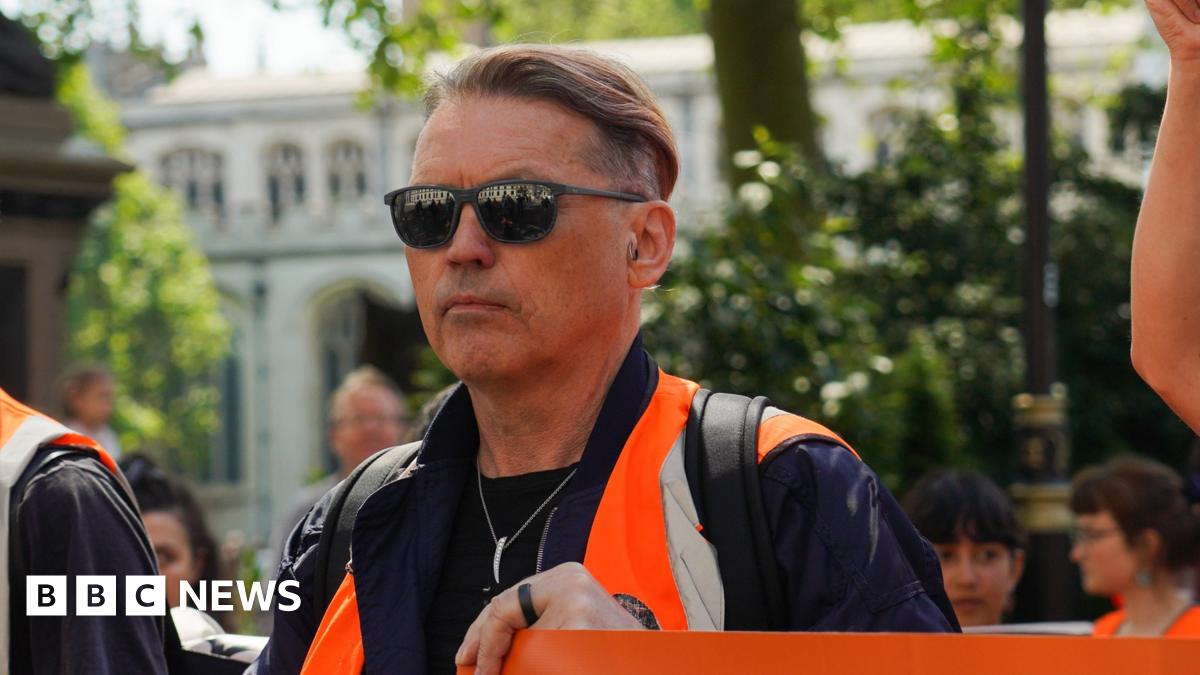 Dale Vince: Major Labour donor to stop funding Just Stop Oil - BBC News