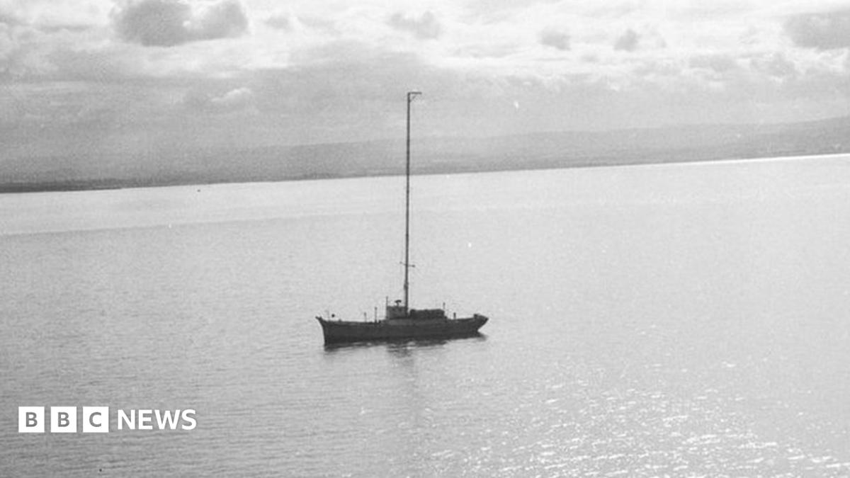 Remembering the pirate station that was the first Radio Scotland - BBC News