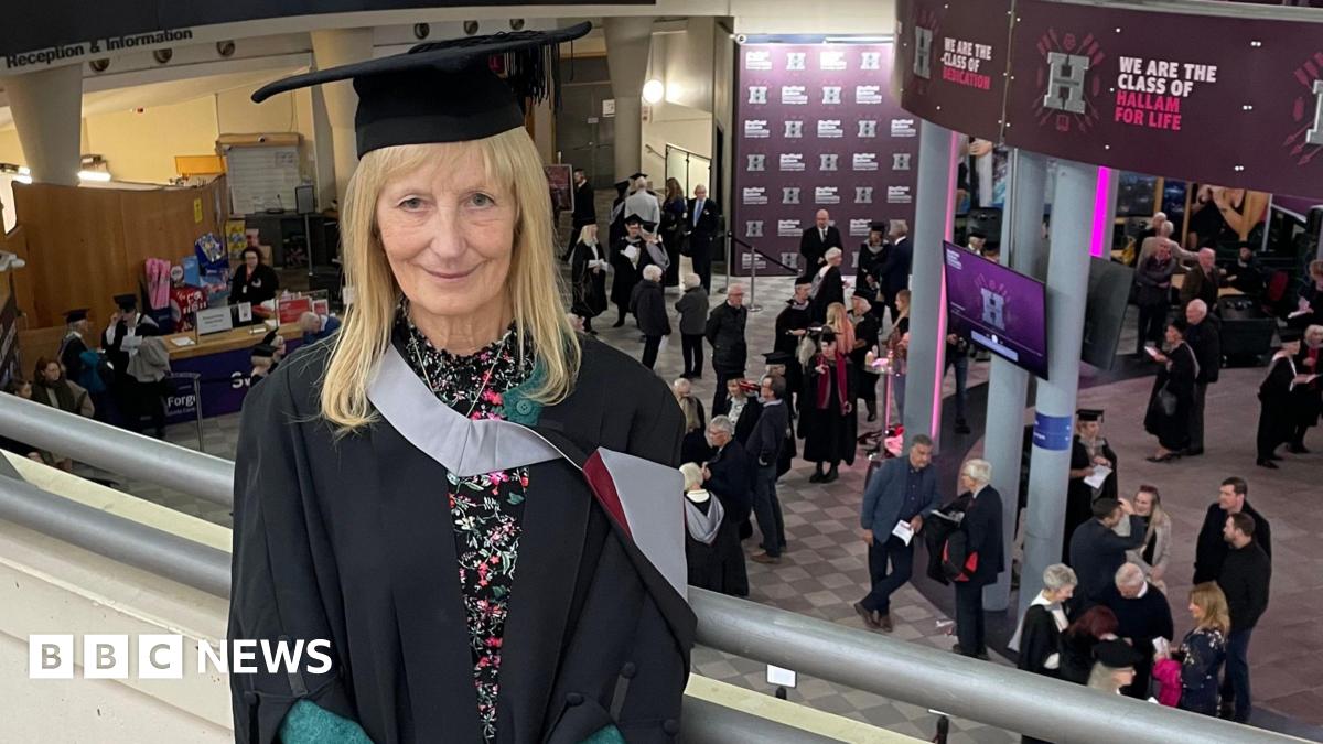 Honorary degrees for women 60 years after studies - BBC News