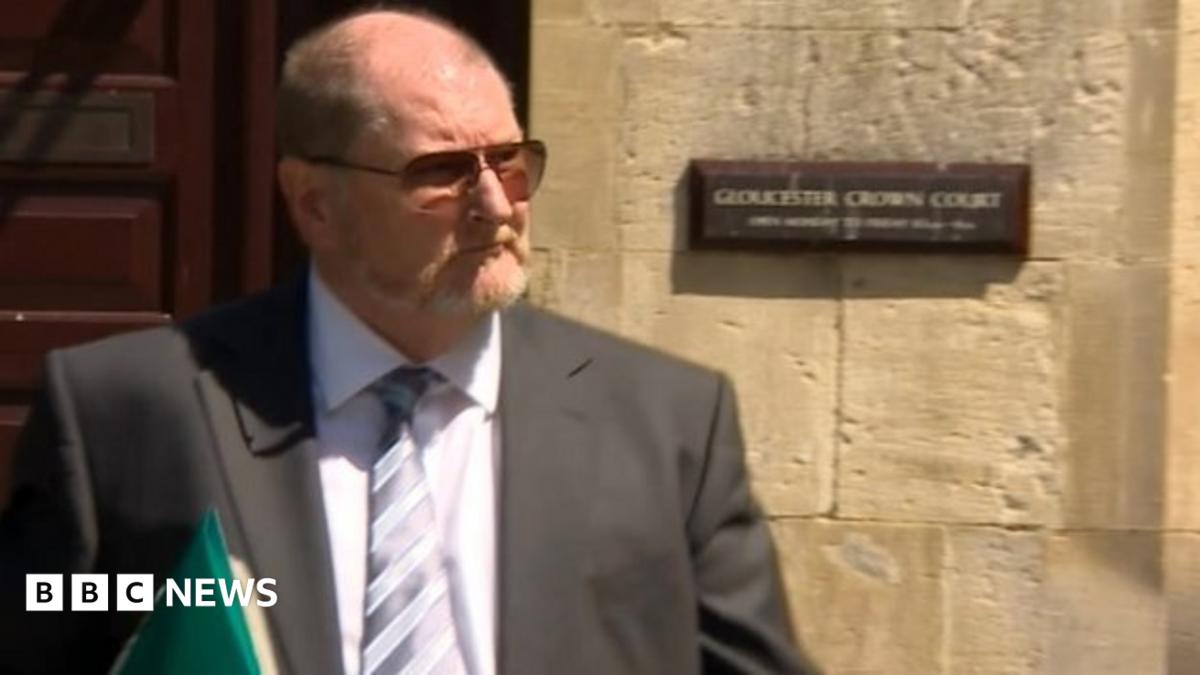 Former Newent teacher Thomas Boothe jailed for abuse - BBC News