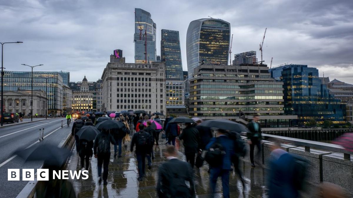 Tuesday to Thursday is the new office working week, data suggests - BBC ...
