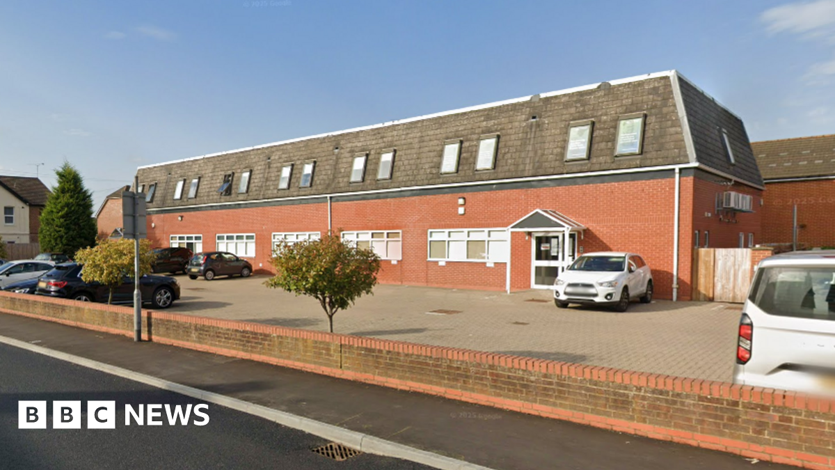 Sandhurst's Great Little Escapes travel agent out of business - BBC News
