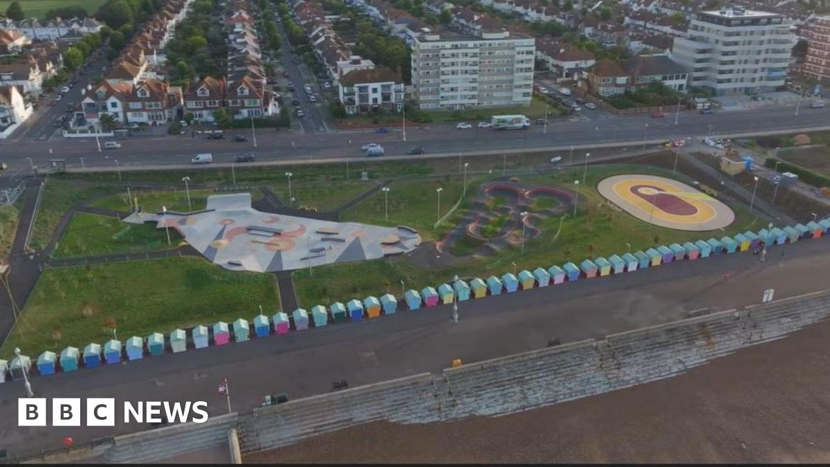 Hove: New wheeled sports area open in seafront park - BBC News