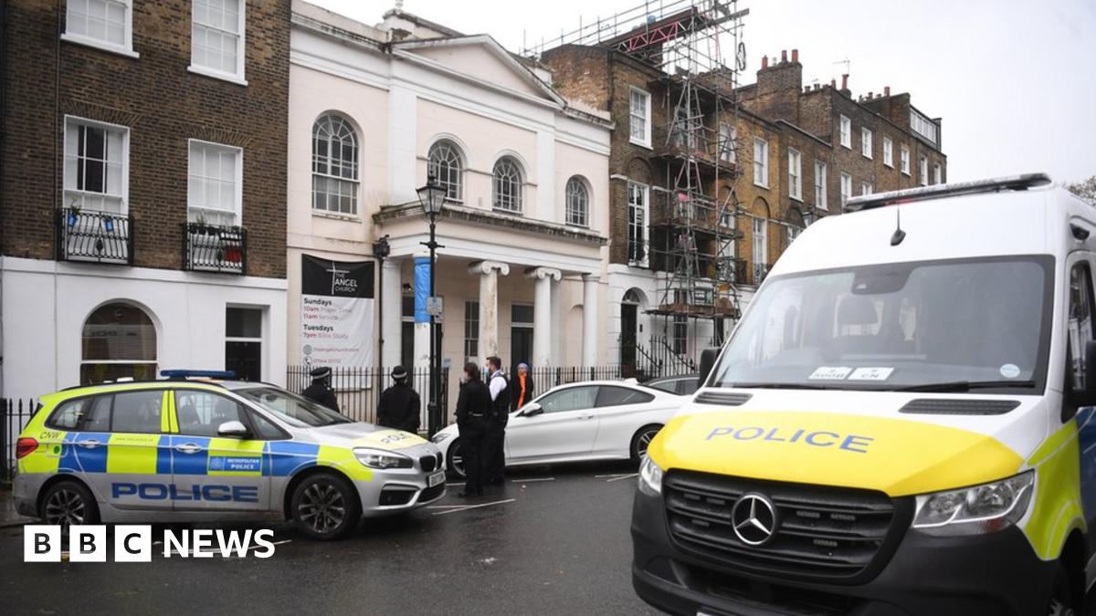 Islington baptism service halted by police due to lockdown rules - BBC News
