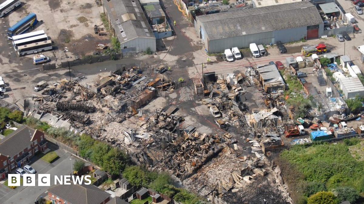 Widnes warehouse fire: Suspects, aged 12 and 13, released - BBC News