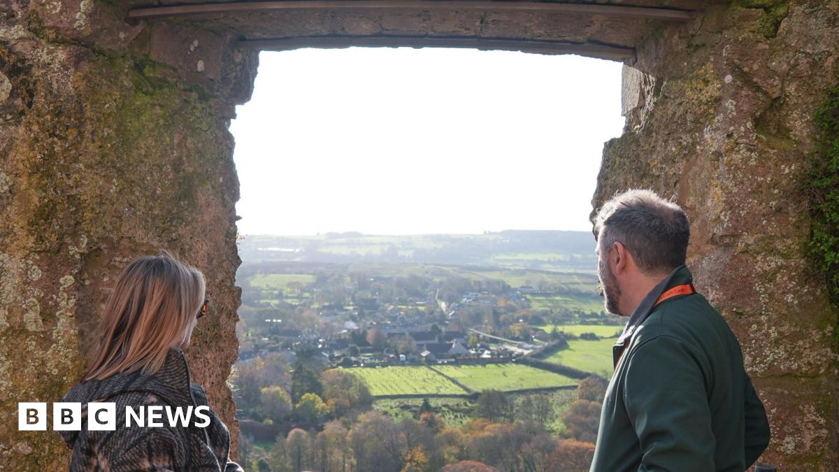 Corfe Castle's King's Tower opens for first time since 1646 - BBC News