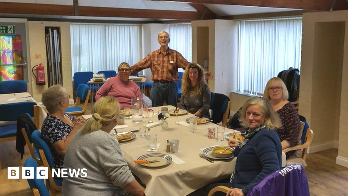 Wiltshire charity helping bereaved people cope with isolation - BBC News