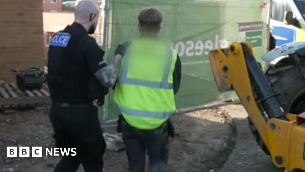 Staffordshire Police make 100th arrest after disorder - BBC News