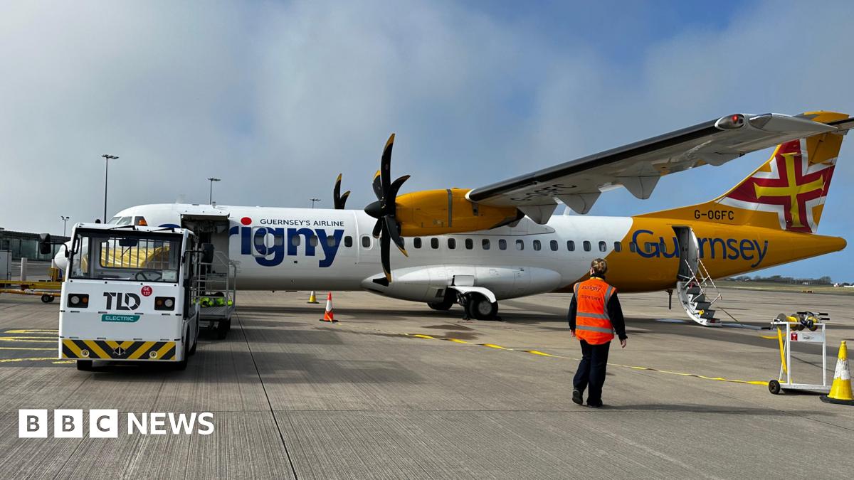 Aurigny welcomes Gatwick second runway approval - BBC News