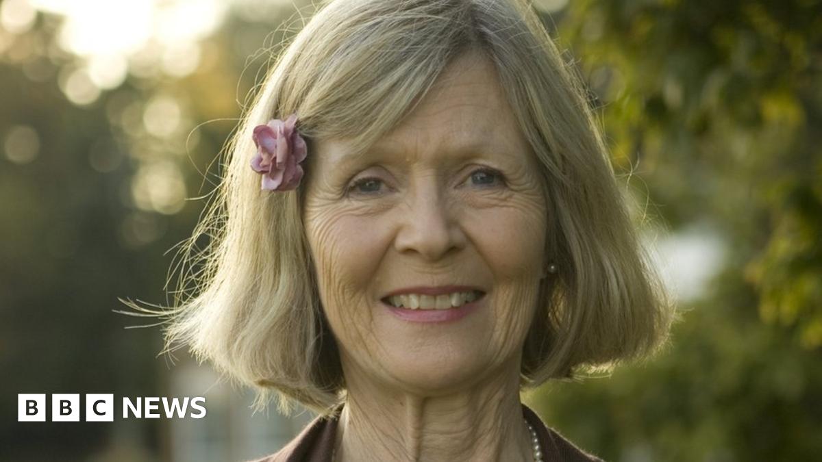 Angela Thorne: To the Manor Born actress dies aged 84 - BBC News