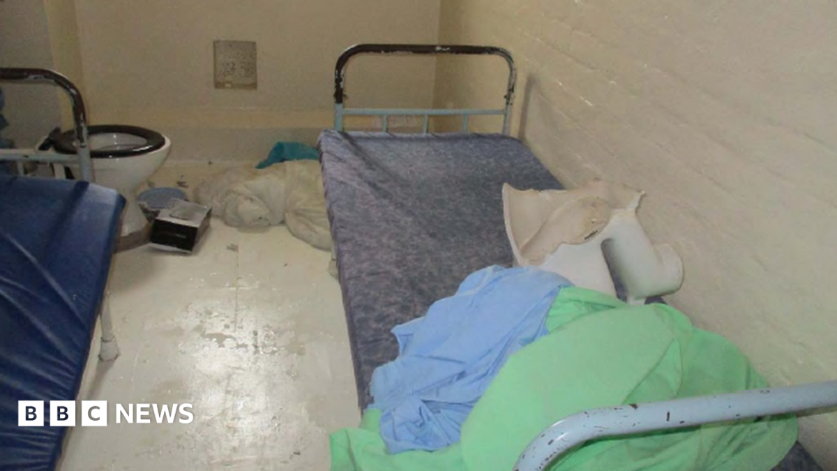 Birmingham Prison: Inspection reveals 'zombie warzone' - BBC News