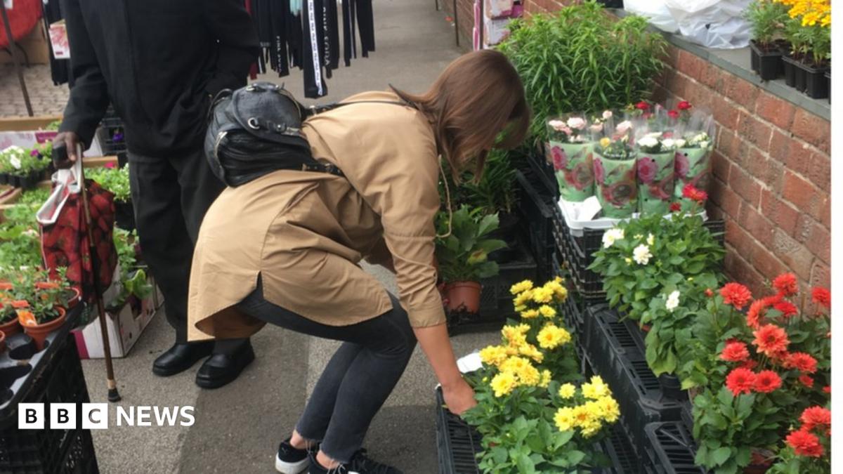Nottingham cattle market: Trading resumes after 'fireworks blaze' - BBC ...