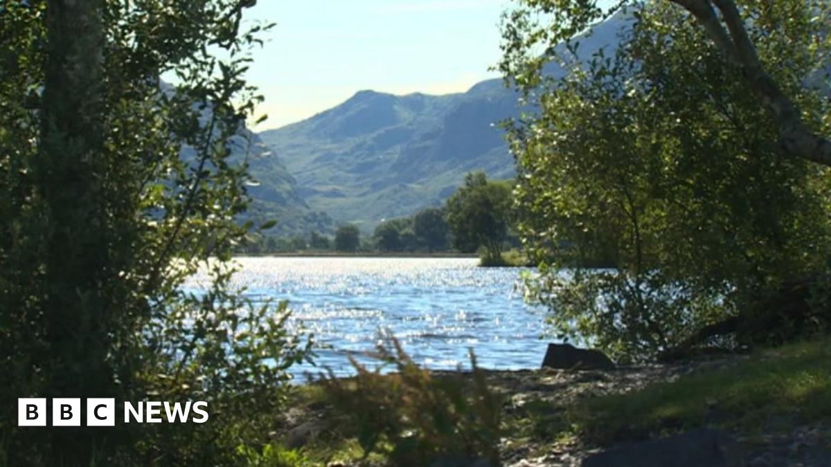 Snowdonia hydro power project hits permit delay - BBC News