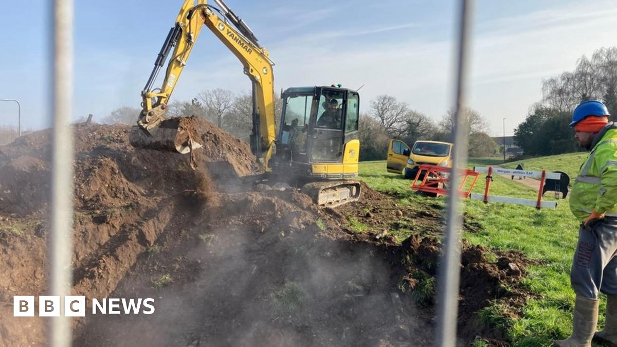 Newport: Heating and hot water restored to homes in Duffryn - BBC News