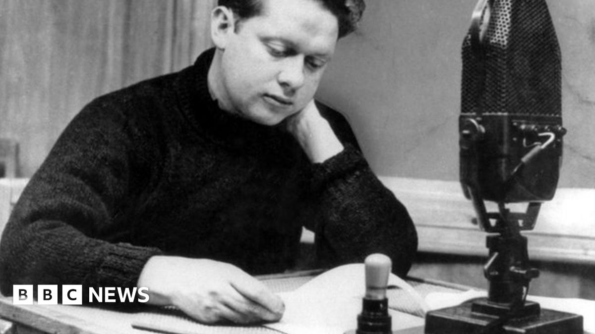 Celebrations held for International Dylan Thomas Day - BBC News