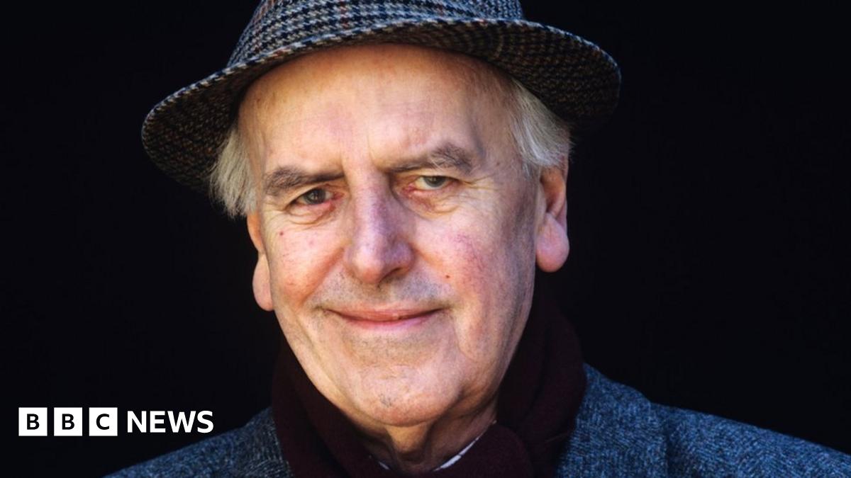 Obituary: George Cole - BBC News
