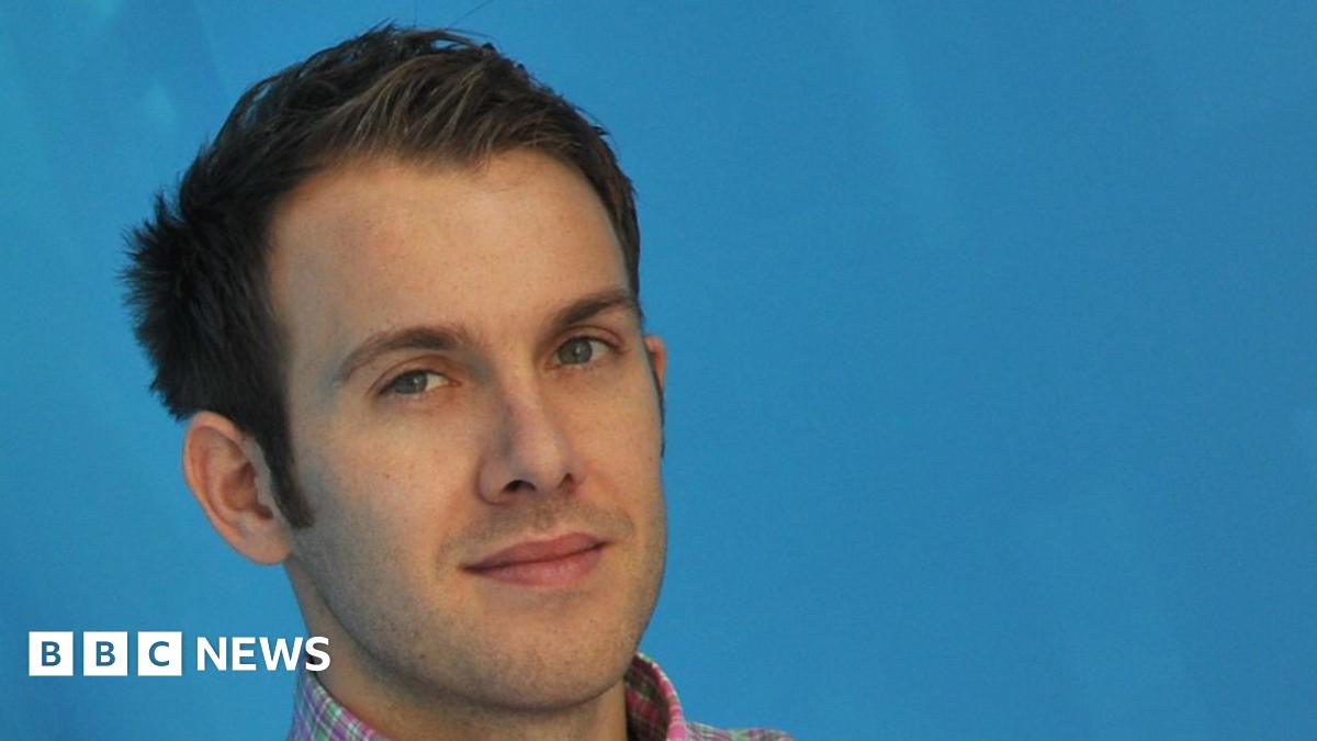 The salesman who could afford a Ferrari when he was 24 - BBC News