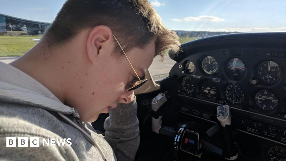 Trainee pilots lose tens of thousands after flying schools collapse ...