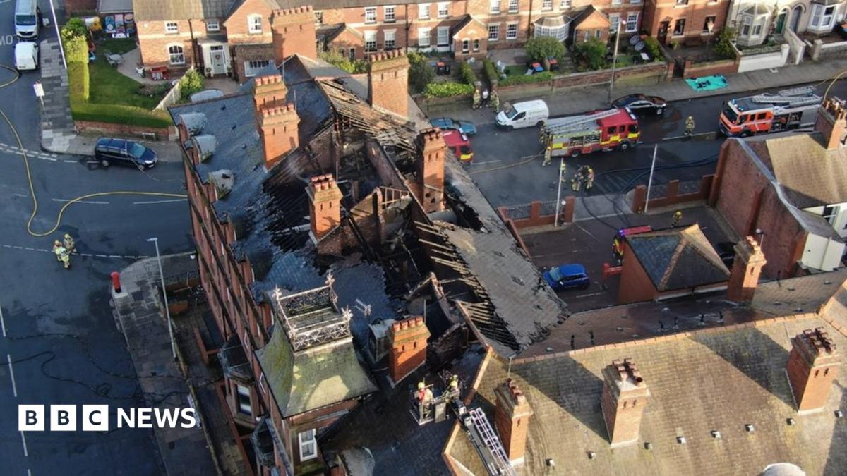 Fleetwood: Two people rescued as crews tackle fire - BBC News