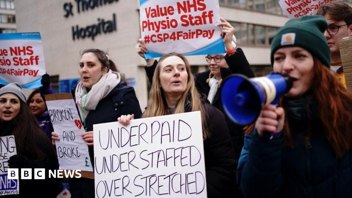 Physiotherapists join NHS strike in one-day walkout - BBC News
