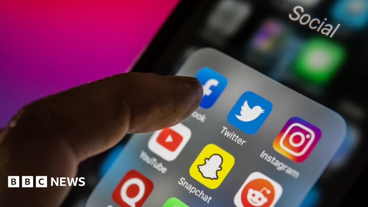Father of murdered Olly Stephens 'angry' online safety bill delayed ...