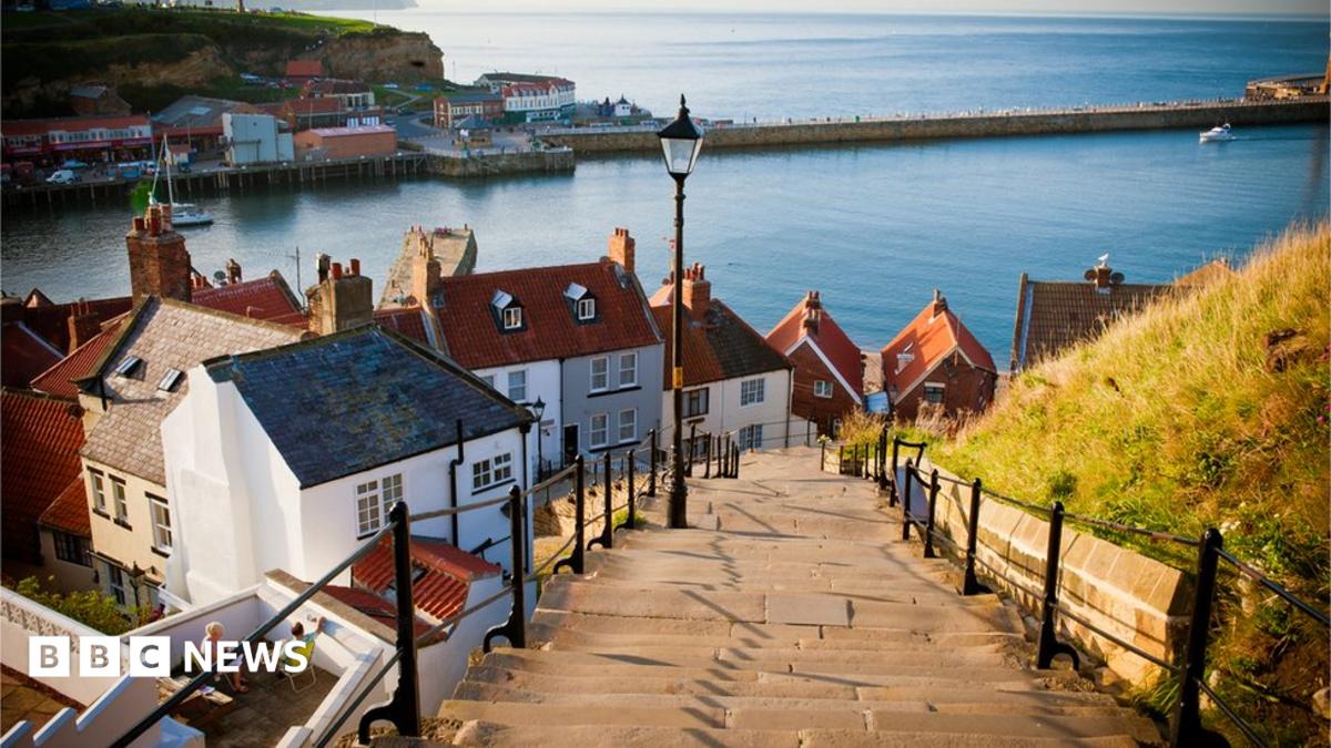 Whitby's Duke of York applies to expand with second bar - BBC News