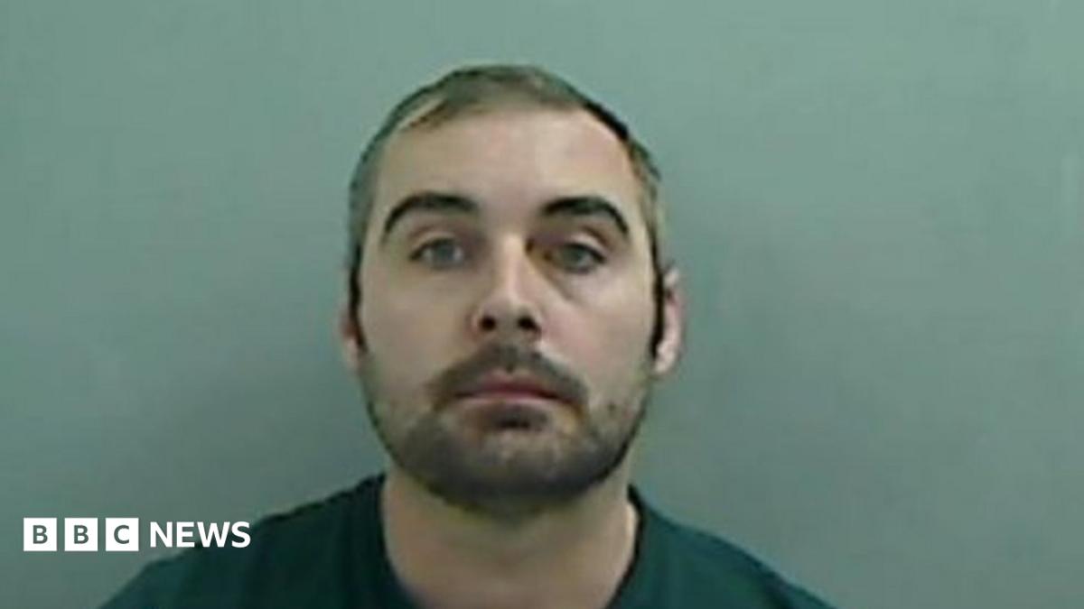Cleveland Police officer David Waller guilty of sex offences - BBC News