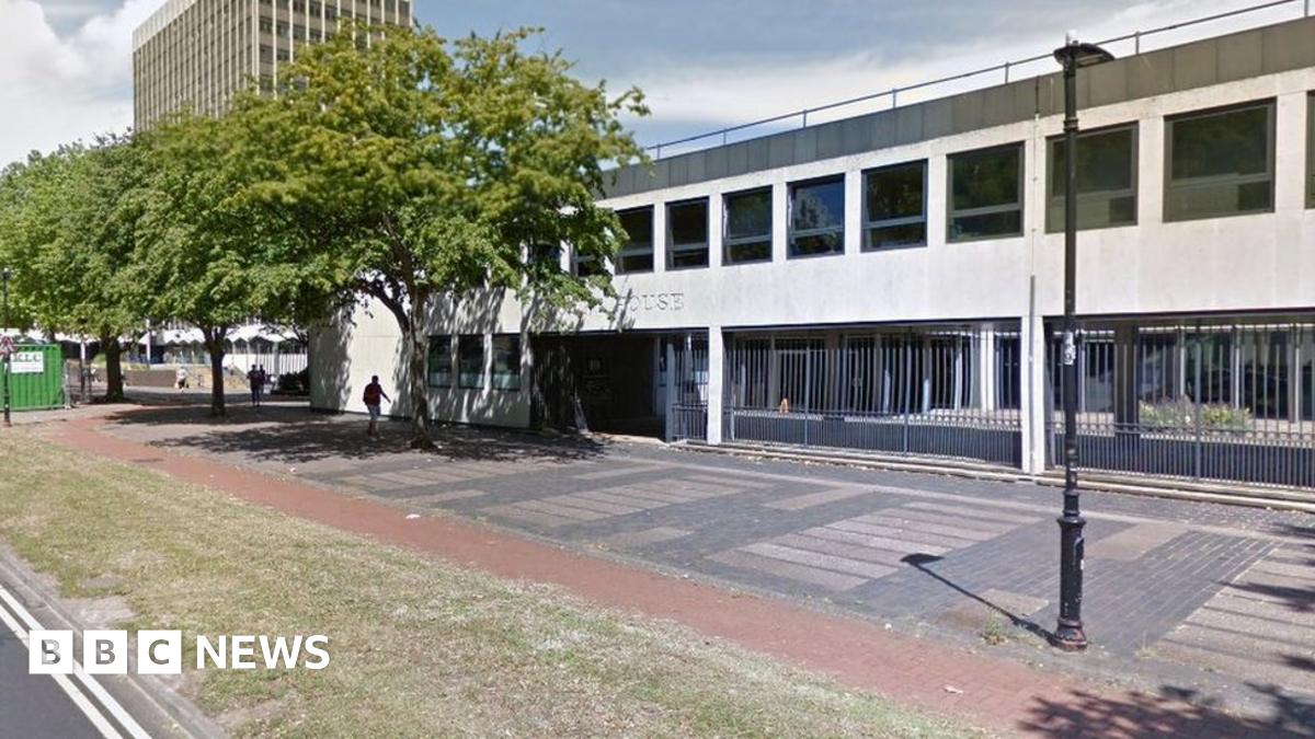 Southend vandal prosecuted 10 years after his crime - BBC News