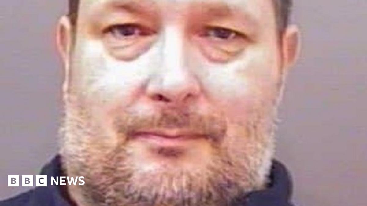 Christopher Lawrence: Money laundering 'Fagin' jailed - BBC News