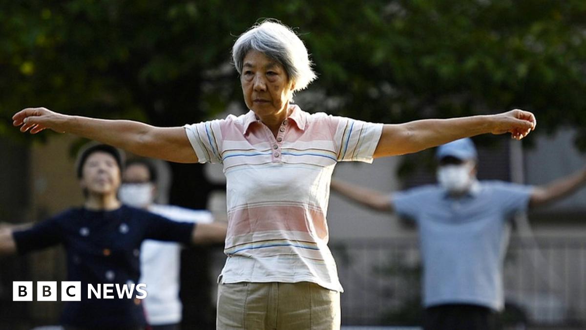 Japan population: One in 10 people now aged 80 or older - BBC News