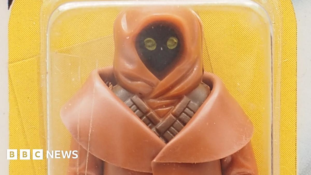 Star Wars rare Jawa figure sells for £21,000 at auction - BBC News