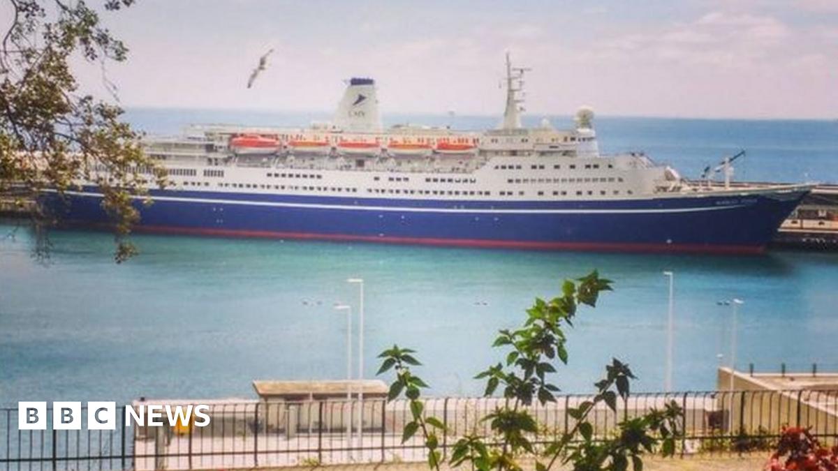 British woman rescued from sea off Madeira - BBC News